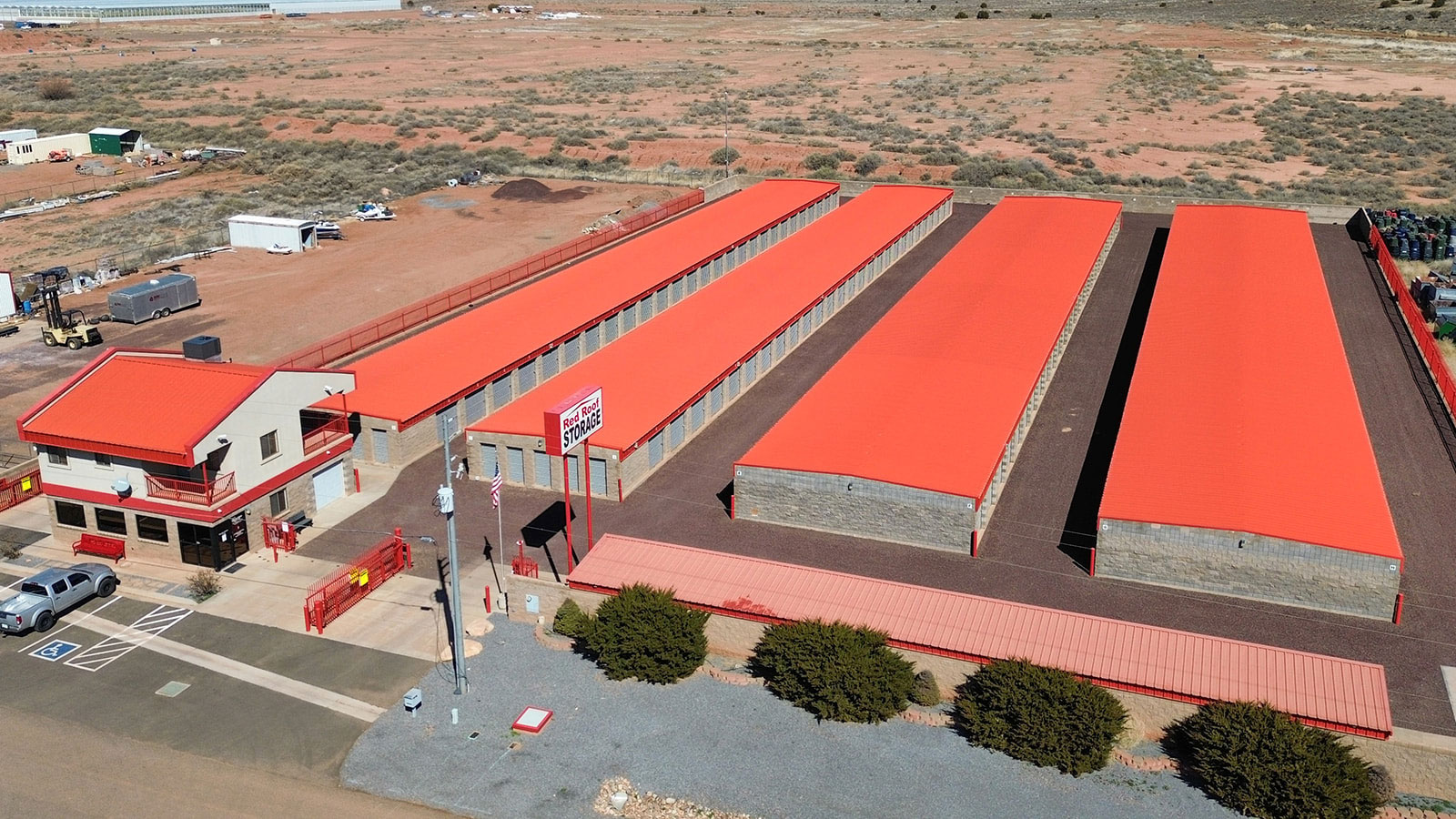 Red Roof Storage-Snowflake-Taylor Secure self-storage units
